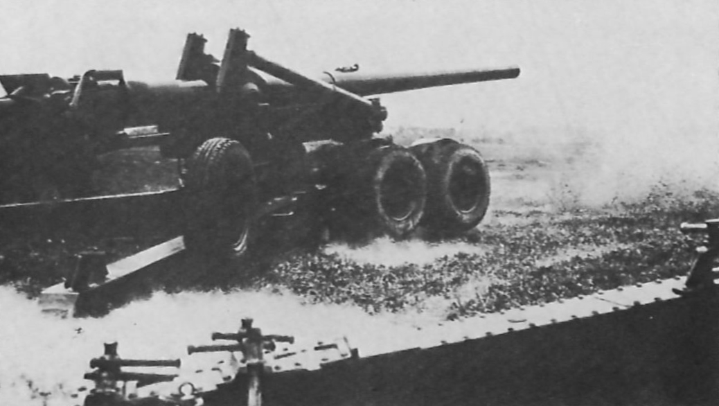U.S. 155 mm M1 / M2 "Long Tom".