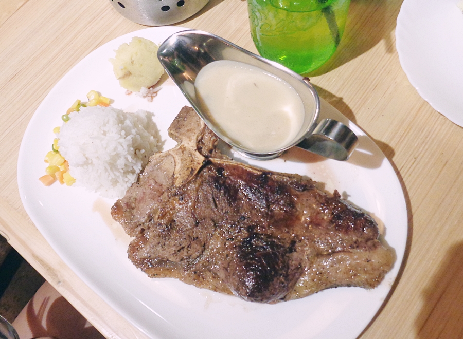 Fat Cousins at Fat Cousins Diner | diane wants to write