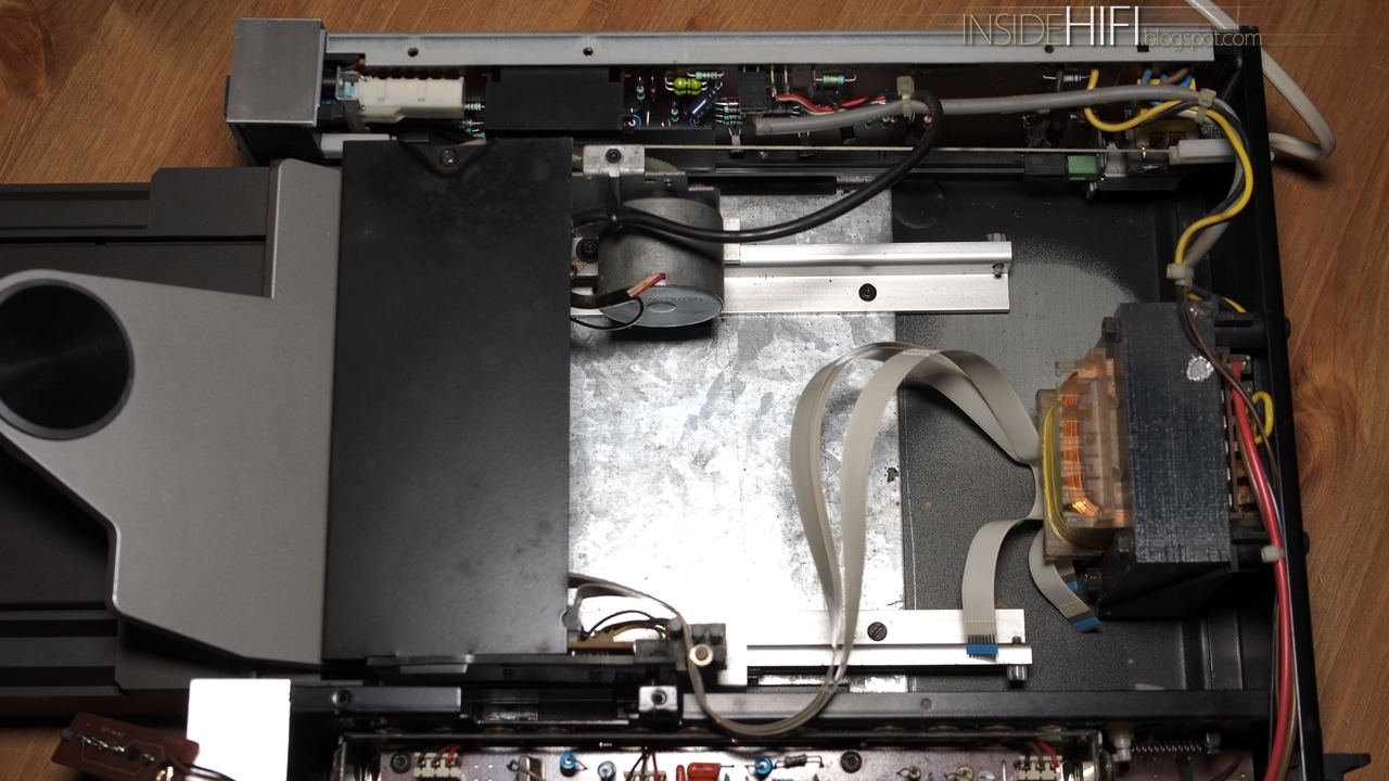 Inside Hi-Fi: Philips CD 300 (CD300/00)