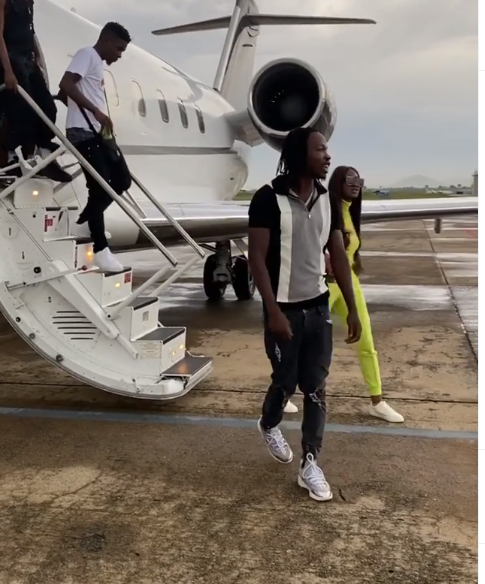 BREAKING: FG bans flight company indefinitely for flying Naira Marley ...