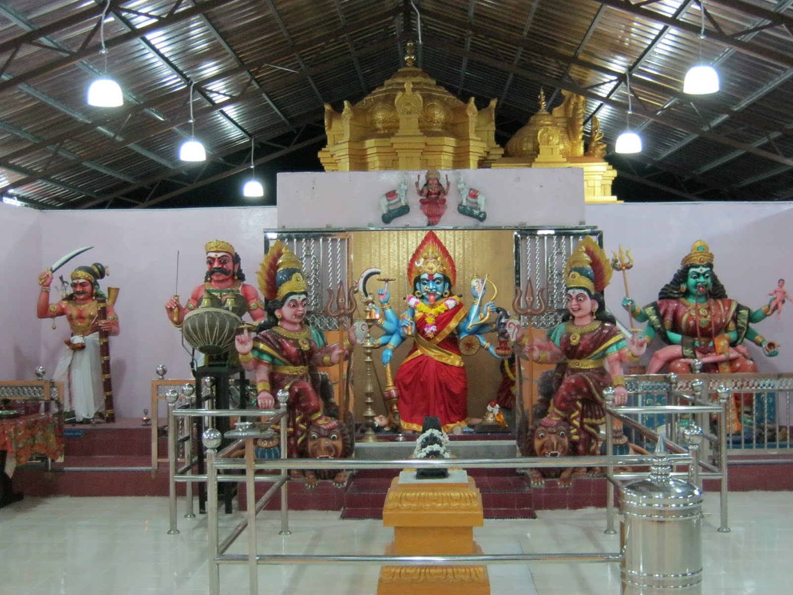 SRI MAHA KALIAMMAN GOLDEN TEMPLE: GOLDEN TEMPLE MUTHUKUMARA GURUKKAL VISIT