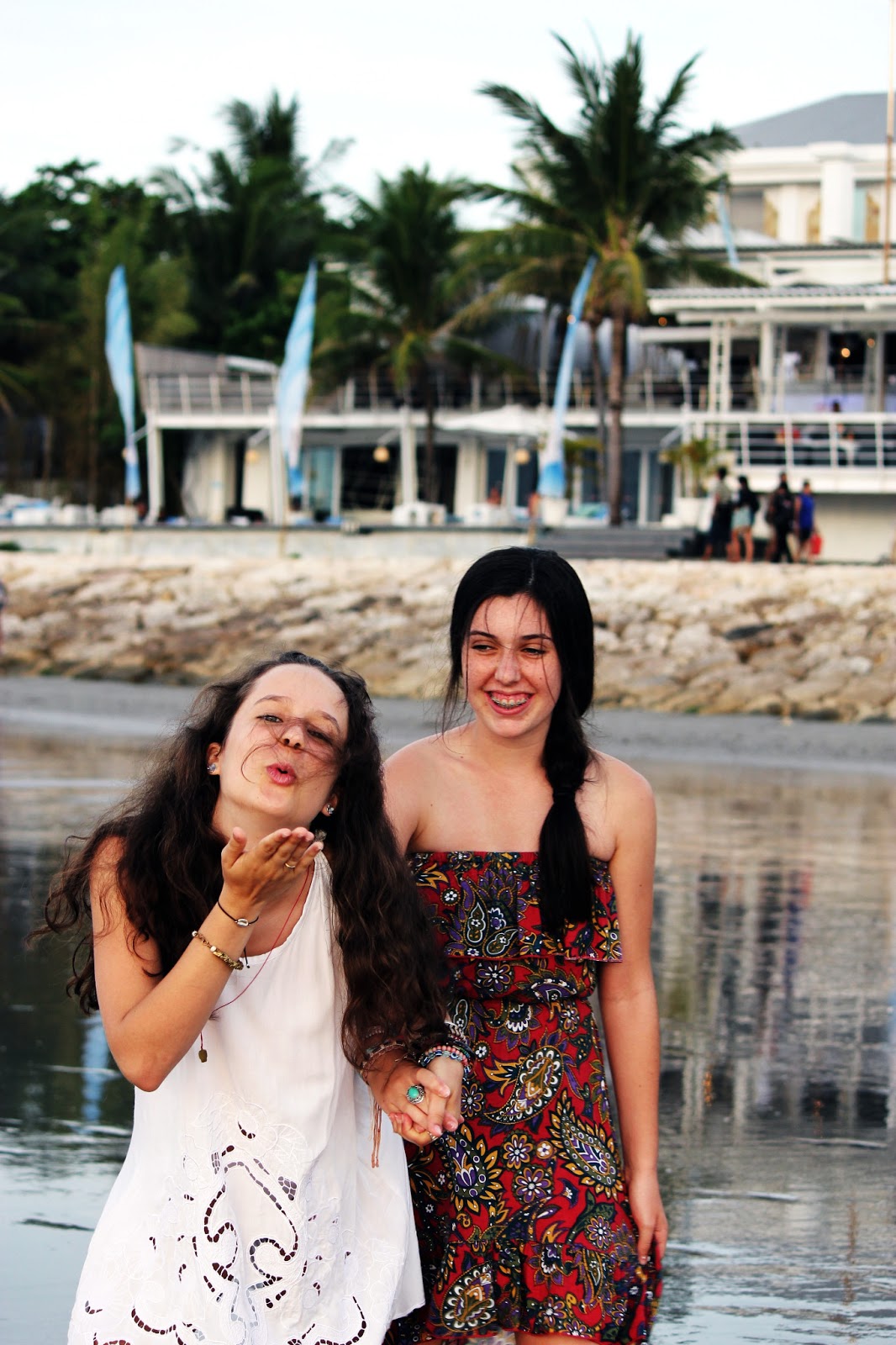 Postcard Pictures: A beautiful friendship