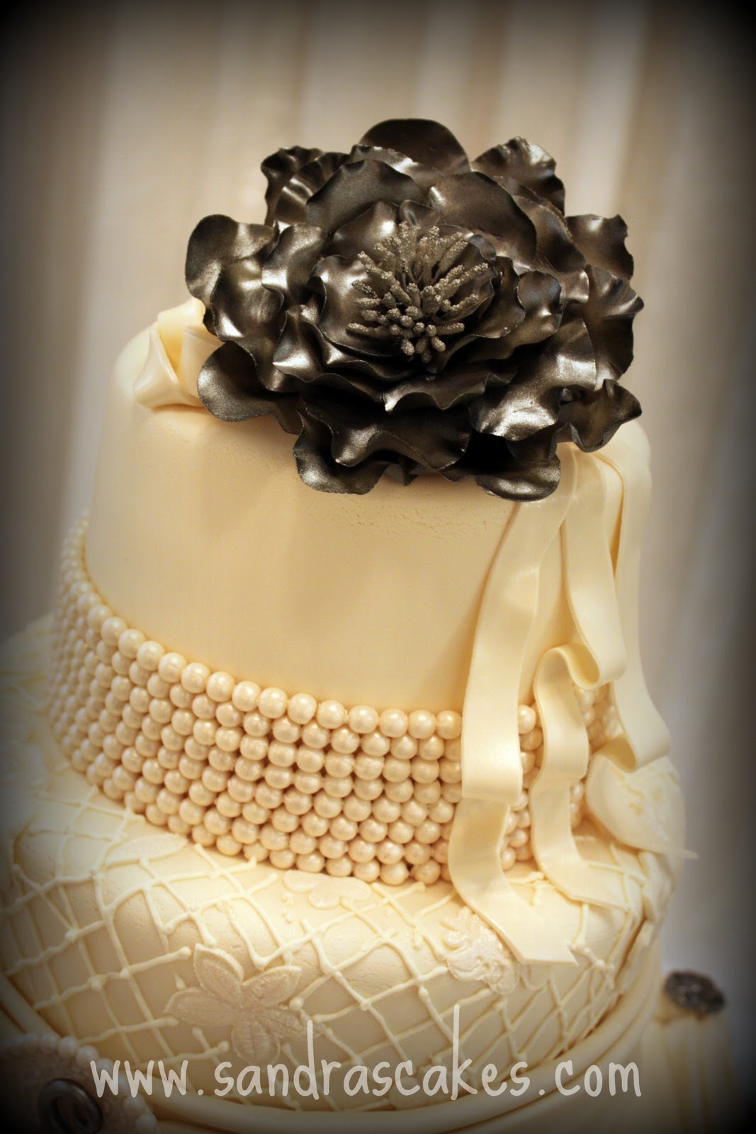 Stunning Vintage Wedding Cake