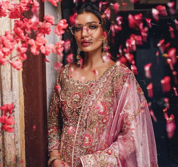 Stylish Rabia Butt Looks Royal In The Traditional Attire