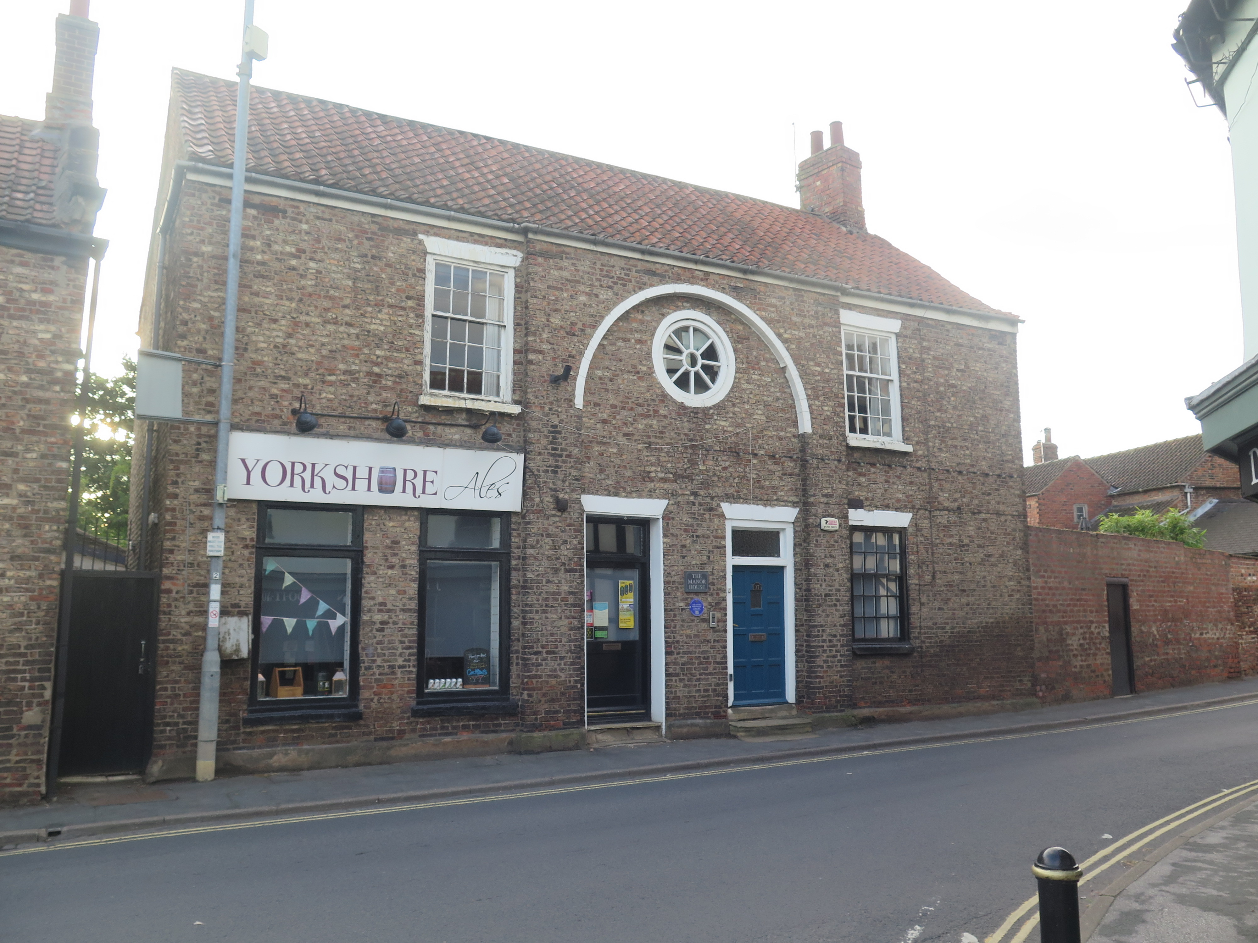Snaith Blue Signs: LORD DOWNE'S MANOR HOUSE