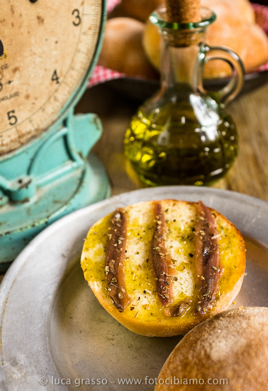 fotocibiamo: MUFFOLETTA...per Alla mensa coi Santi!