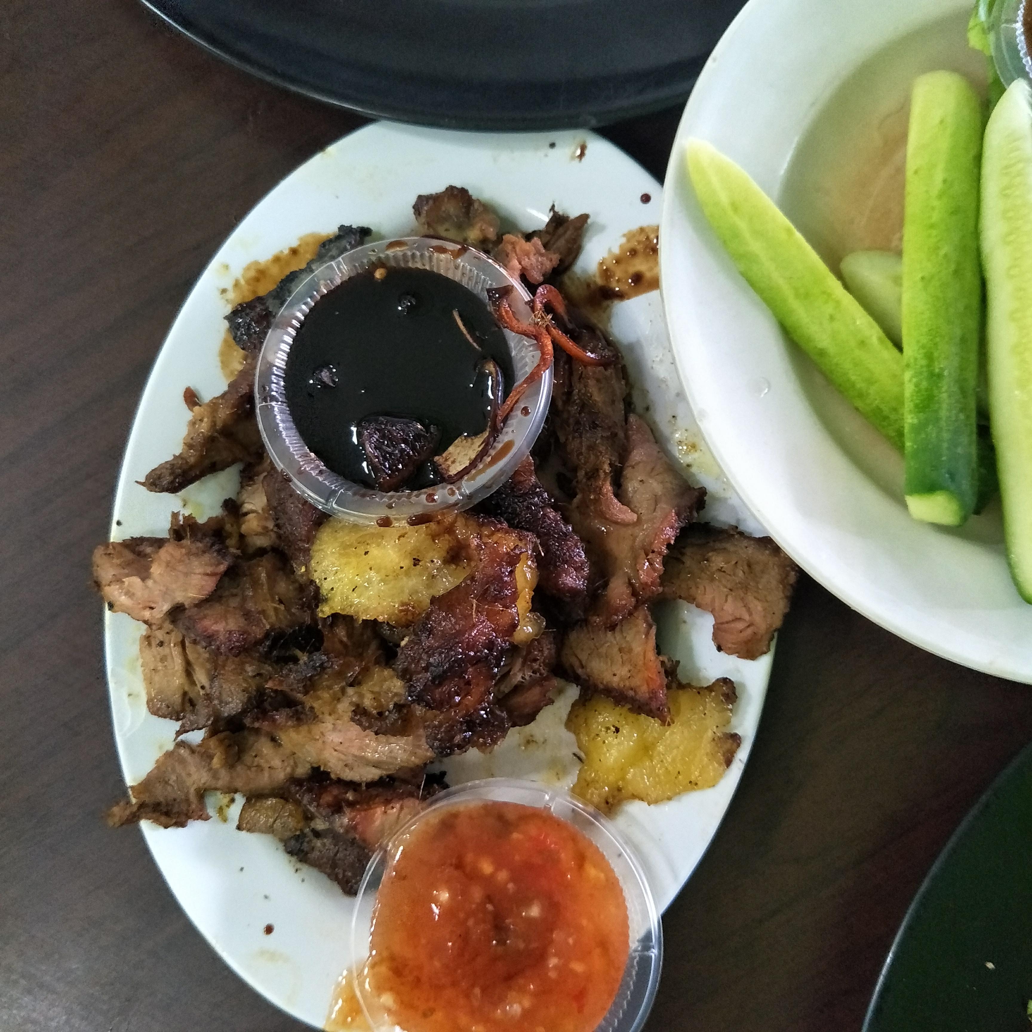 MAKAN DI YATI AYAM PERCIK