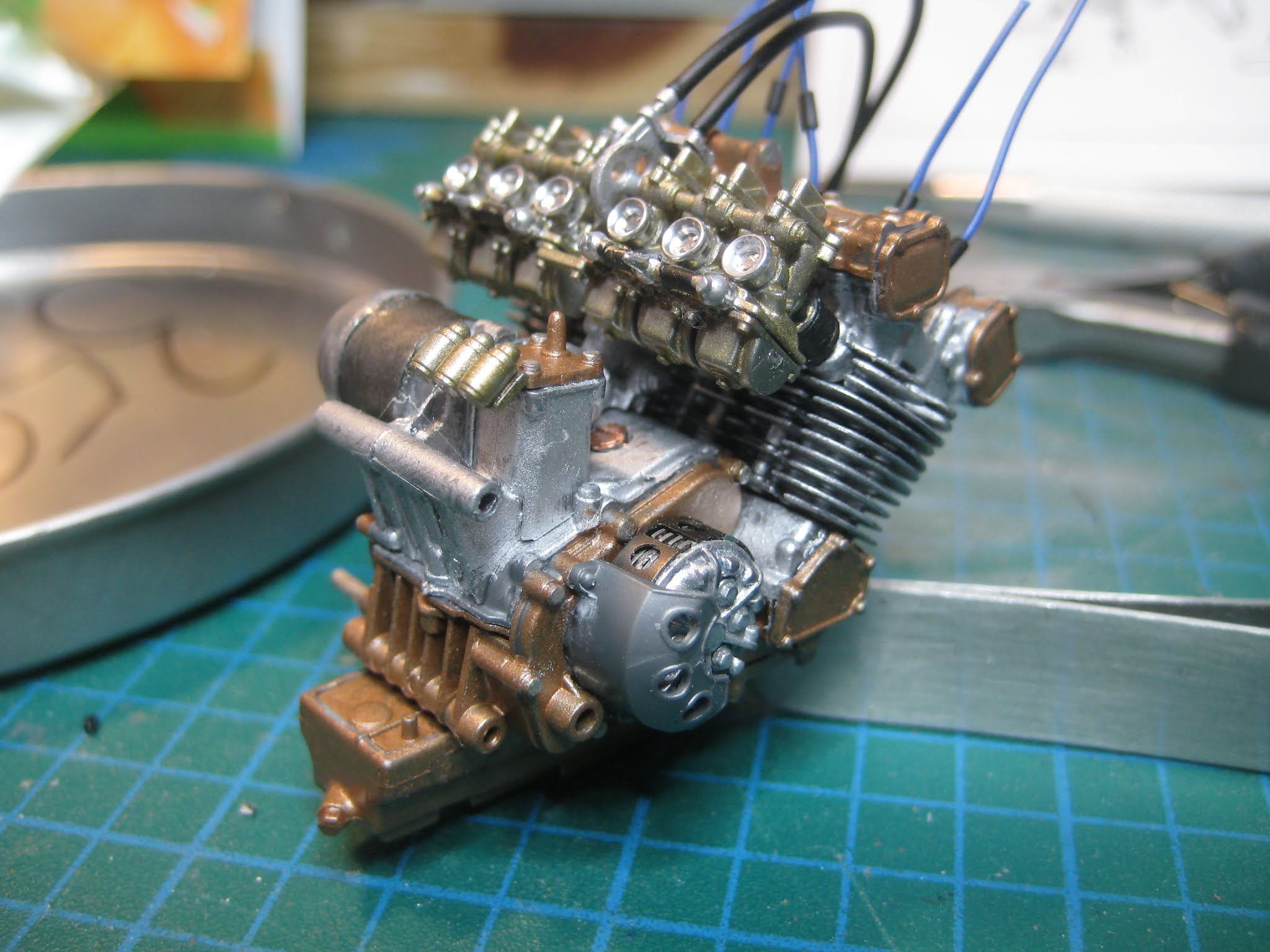 24th-scale: Honda RC166: Engine and frame