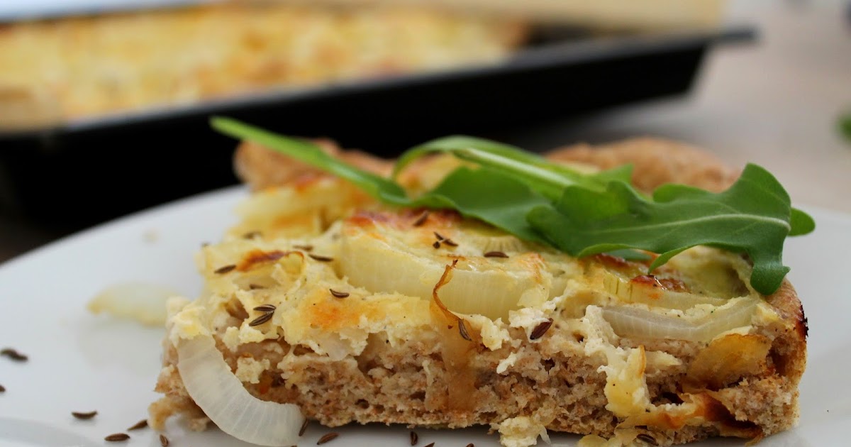 About Loaves and Fishes: Einfacher Zwiebelkuchen vom Blech – ein herbstlicher Genuss