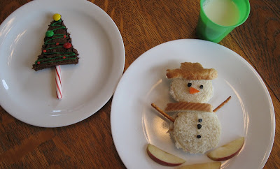 Almost Unschoolers: Simple Christmas Themed Lunch - Making Christmas Magic