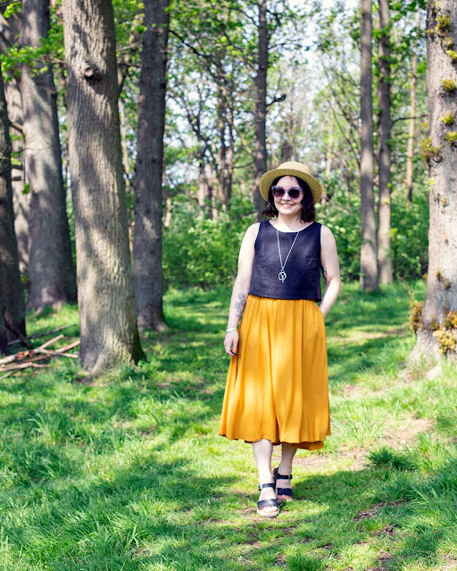 Clara Stickar: Ett sommarlinne i linne