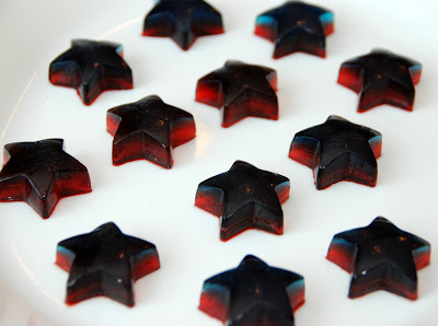 One Creative Housewife: Red and Blue Star Shaped Jello Shots