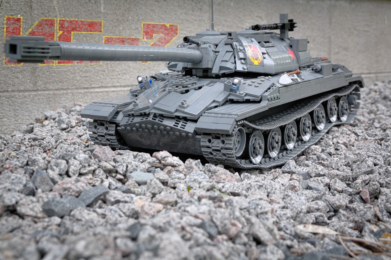 Tommy Styrvoky's MOCs: IS-7 Heavy Tank