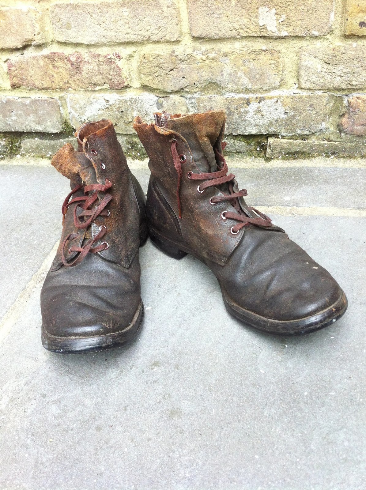 WATCHMAN1968: BOON DOCKER BOOTS