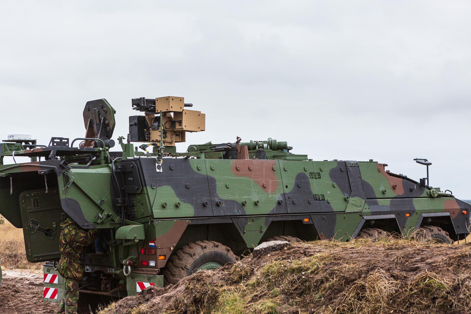 SNAFU!: EOS Remote Weapon Station trialled on Boxer APC...