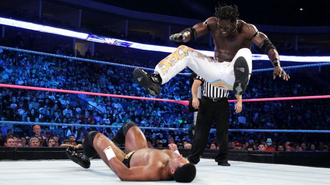 WWE In live!!!!: KOFI KINGSTON & R-TRUTH vs THE PRIME TIME PLAYERS