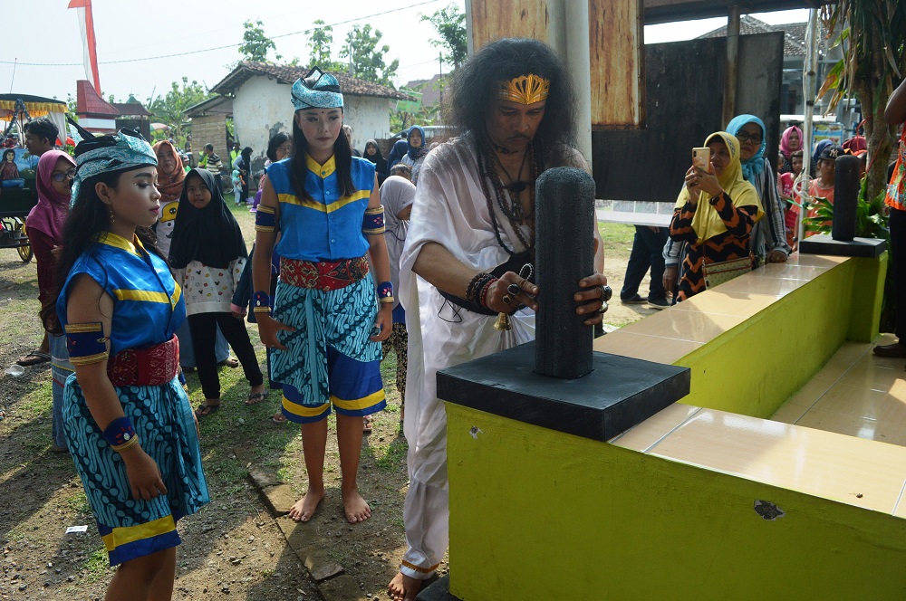 Revitalisasi Budaya Manusuk Sima Sebagai Upaya Melestarikan Warisan Budaya - Teropong Nusa