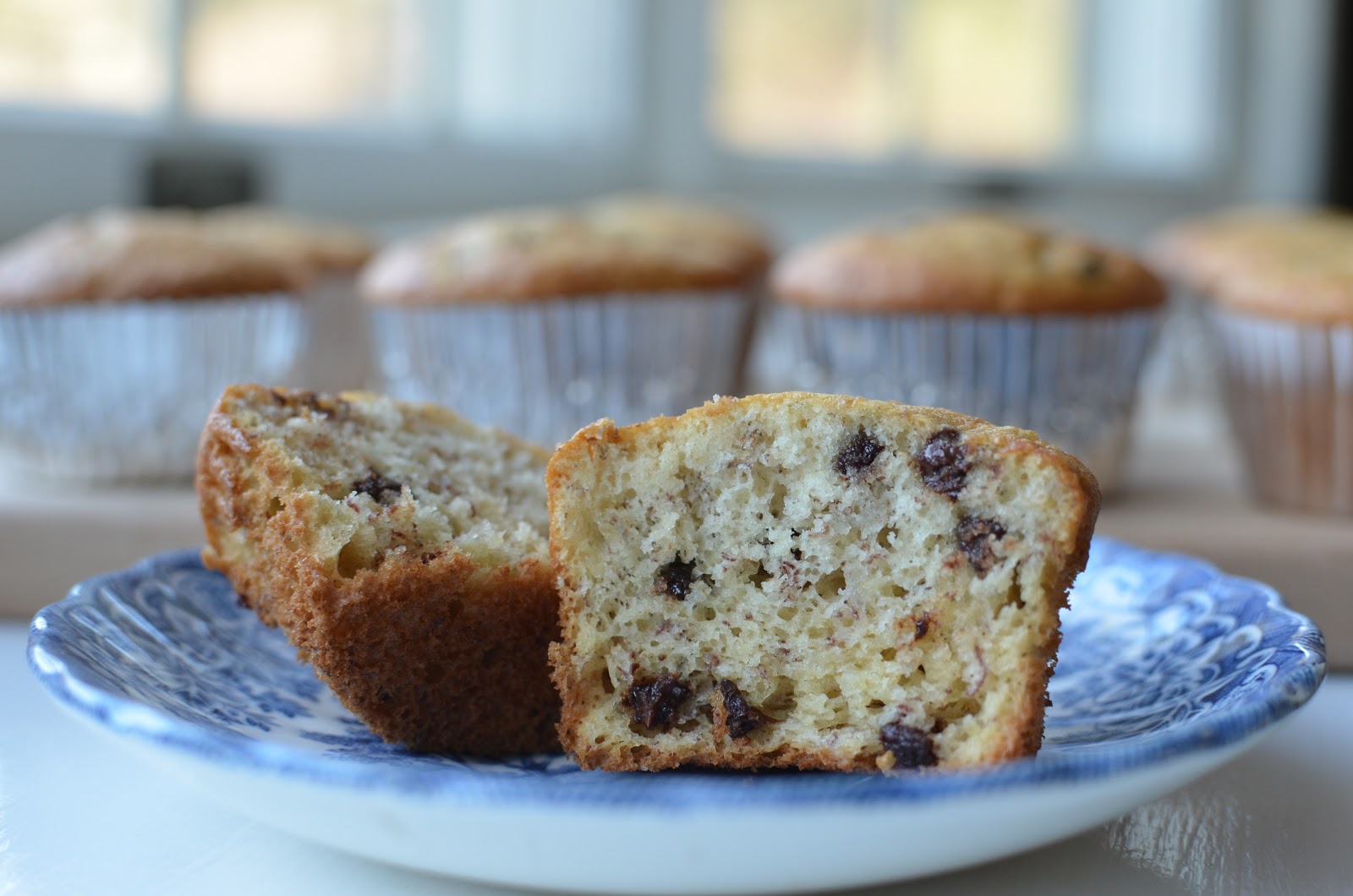 Playing with Flour: Banana chocolate chip muffins - chiffon style