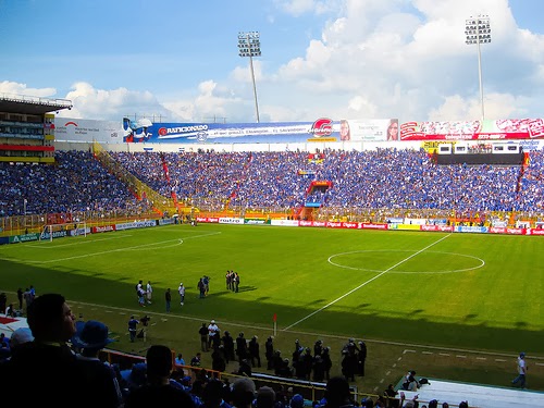 Estadio Cuscatlan ~ Historia del Fútbol Salvadoreño