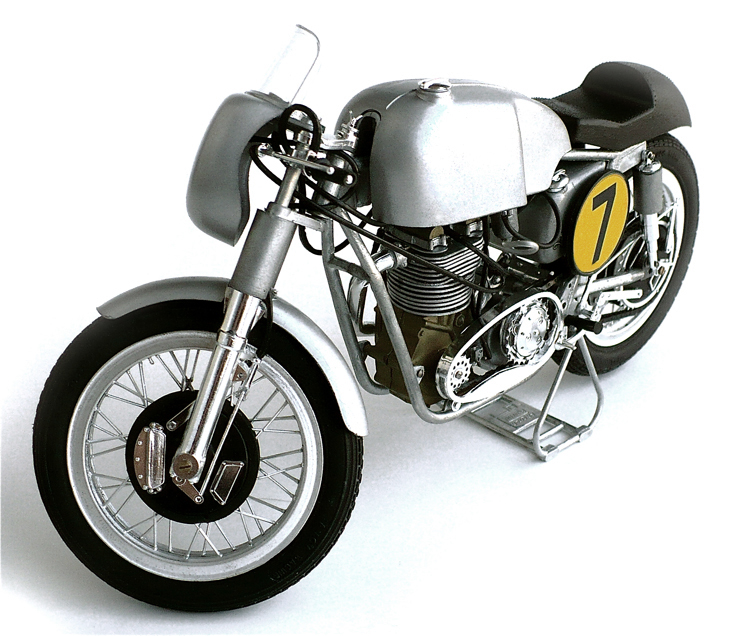 The Great Canadian Model Builders Web Page!: AJS 7R 350 cc