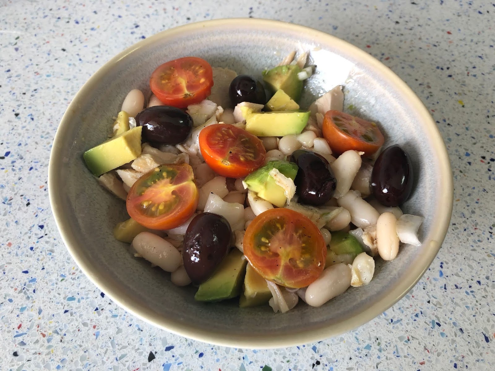 Blue Cuisine: Ensalada de alubias y bonito en escabeche