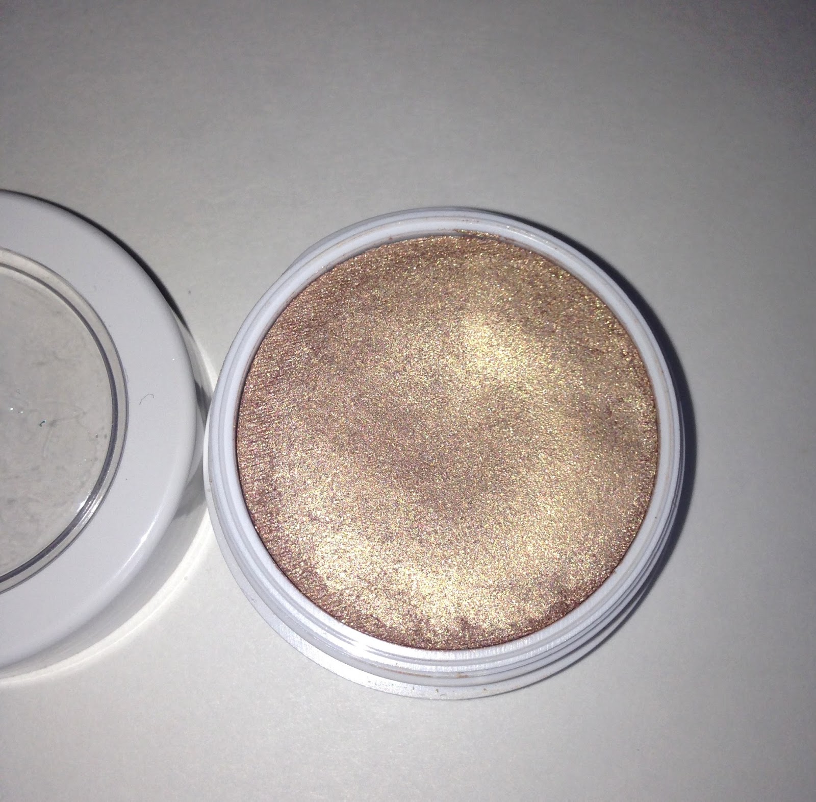 Makeup Check: ColourPop: Super Shock Highlighter in Wisp Review