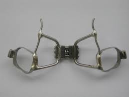 DISEÑAR APARATOLOGIA: PLACAS DE HAWLEY CON TORNILLOS DE EXPANSION