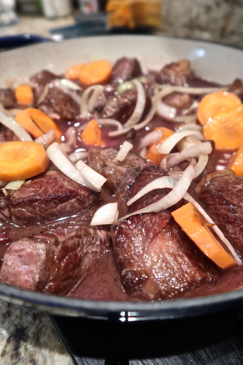 Scrumpdillyicious: Guy's Short Rib Boeuf Bourguignon