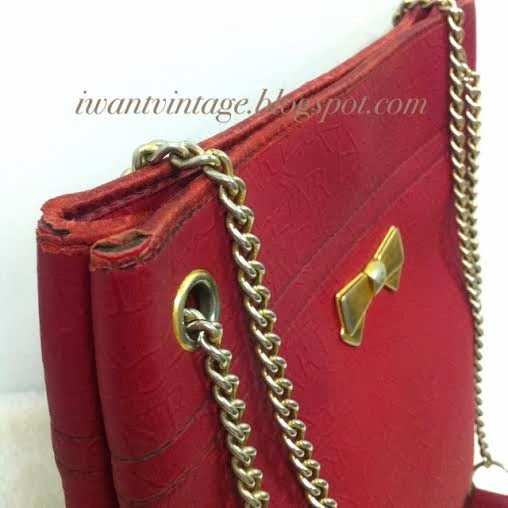 I Want Vintage | Vintage Designer Handbags: Nina Ricci Chain Bag in Red