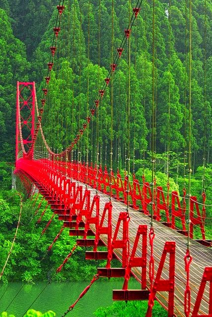 Most Beautiful Red Bridge Japan | World's Snaps