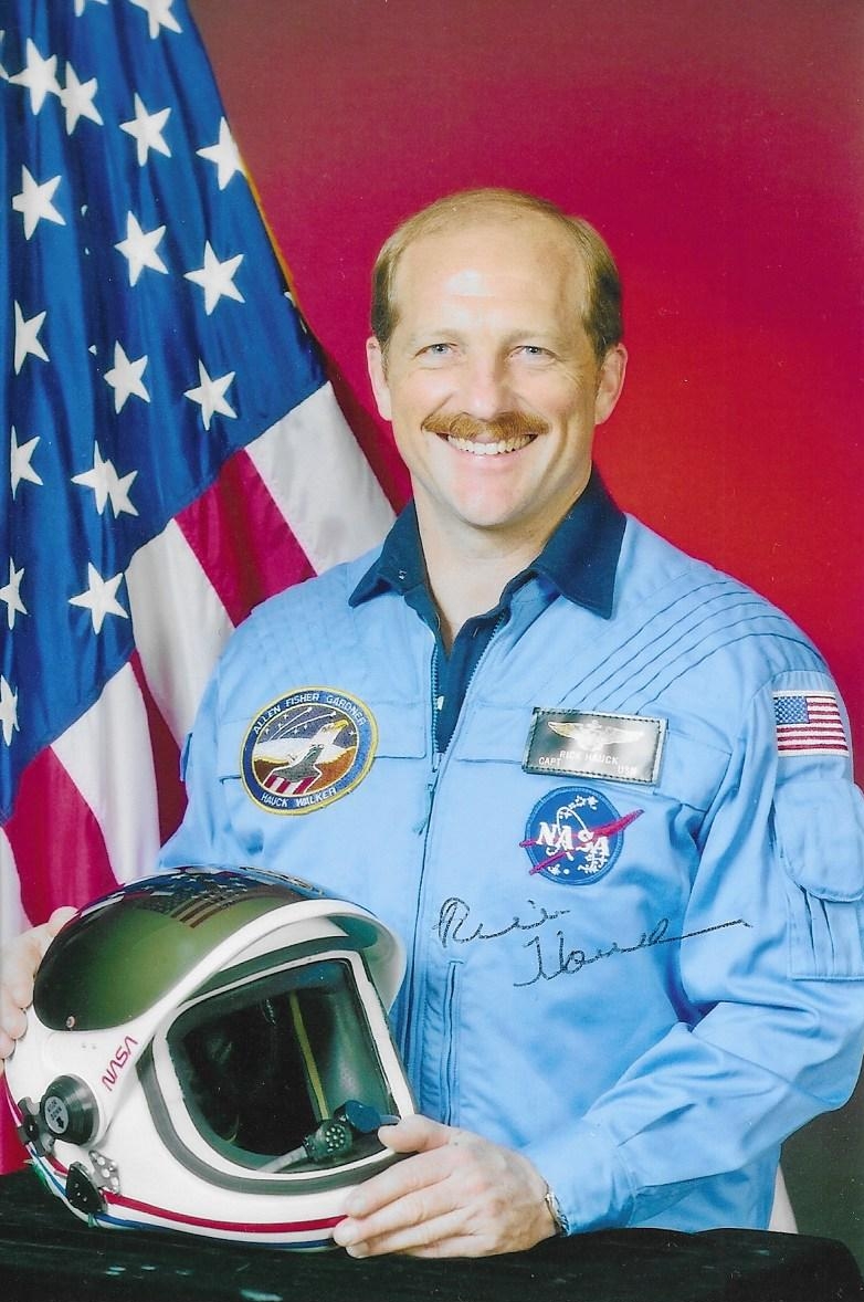 Autografy Mariu: Frederick Hauck