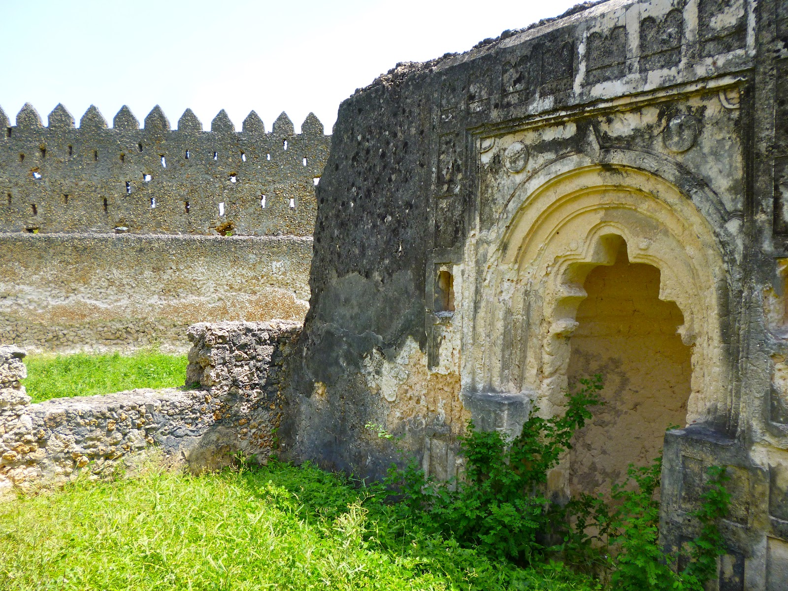 Desi Dixon: Lamu House and Local Ruins at Siyu Fort