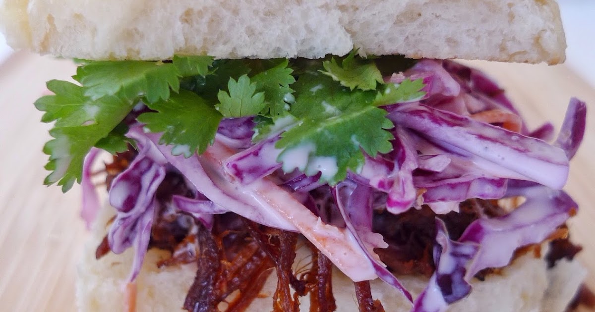 Minty's Kitchen: Pulled Pork Sliders