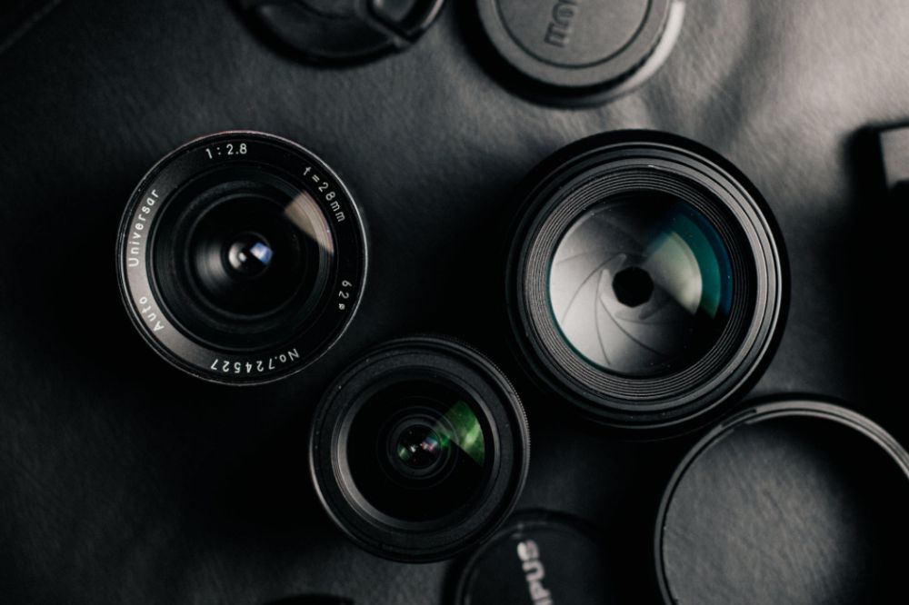 Memilih Jenis Lensa Kamera Mirrorless Berdasarkan Karakteristiknya
