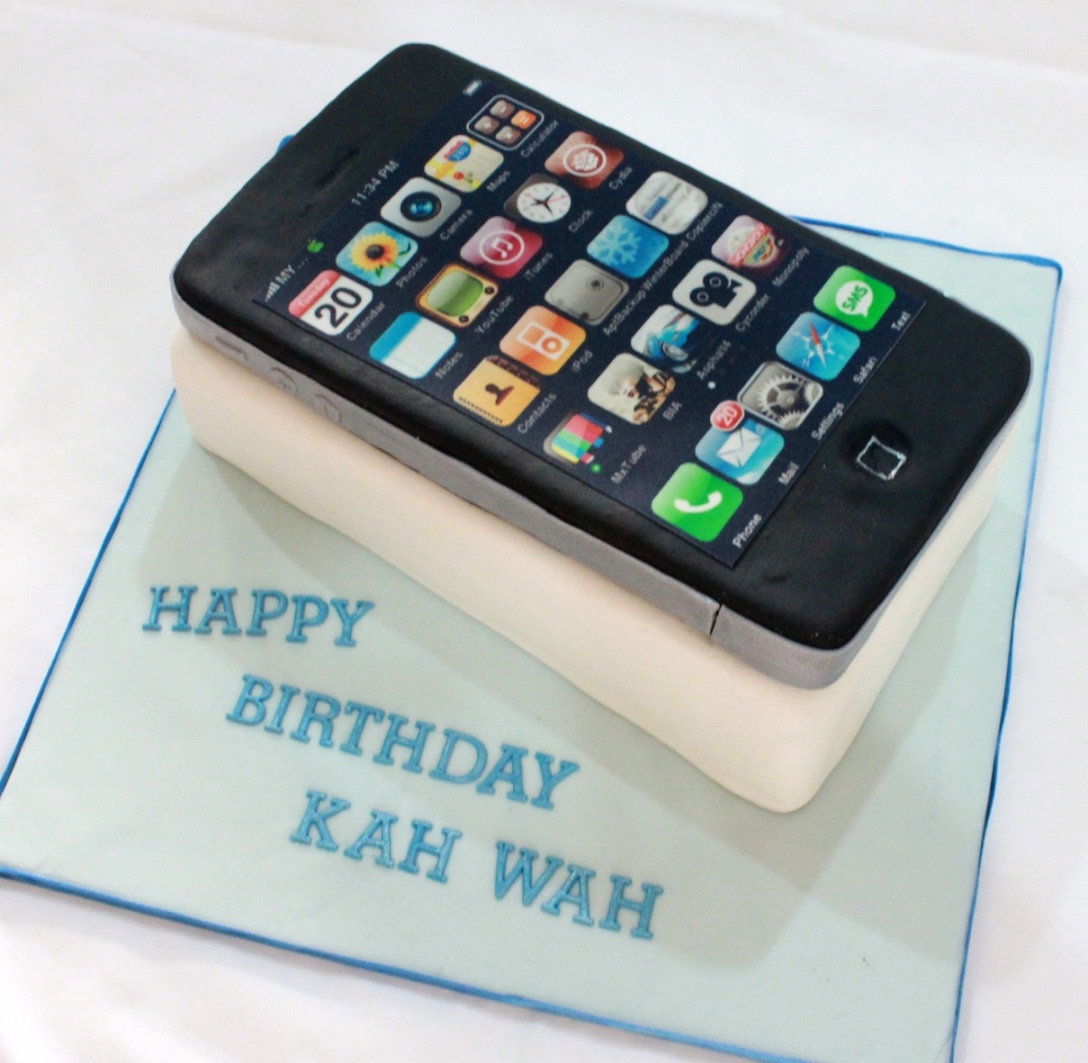 Bearylicious Cakes: Apple Iphone cake