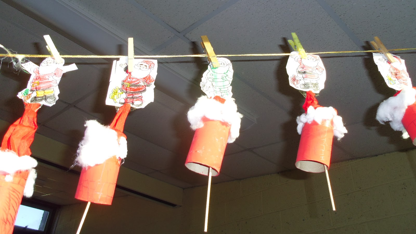 Science Projects: Forces: Push & pull pop up Santa toys