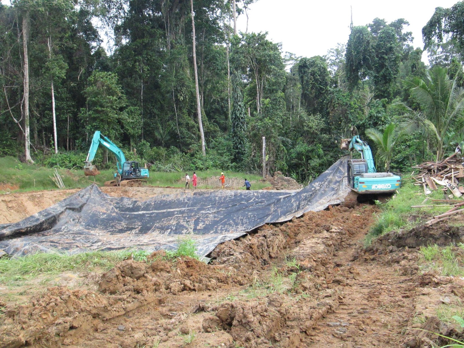 PROYEK PEMBUATAN EMBUNG DENGAN GEOMEMBRAN DI PAPUA | GEOMEMBRAN HDPE