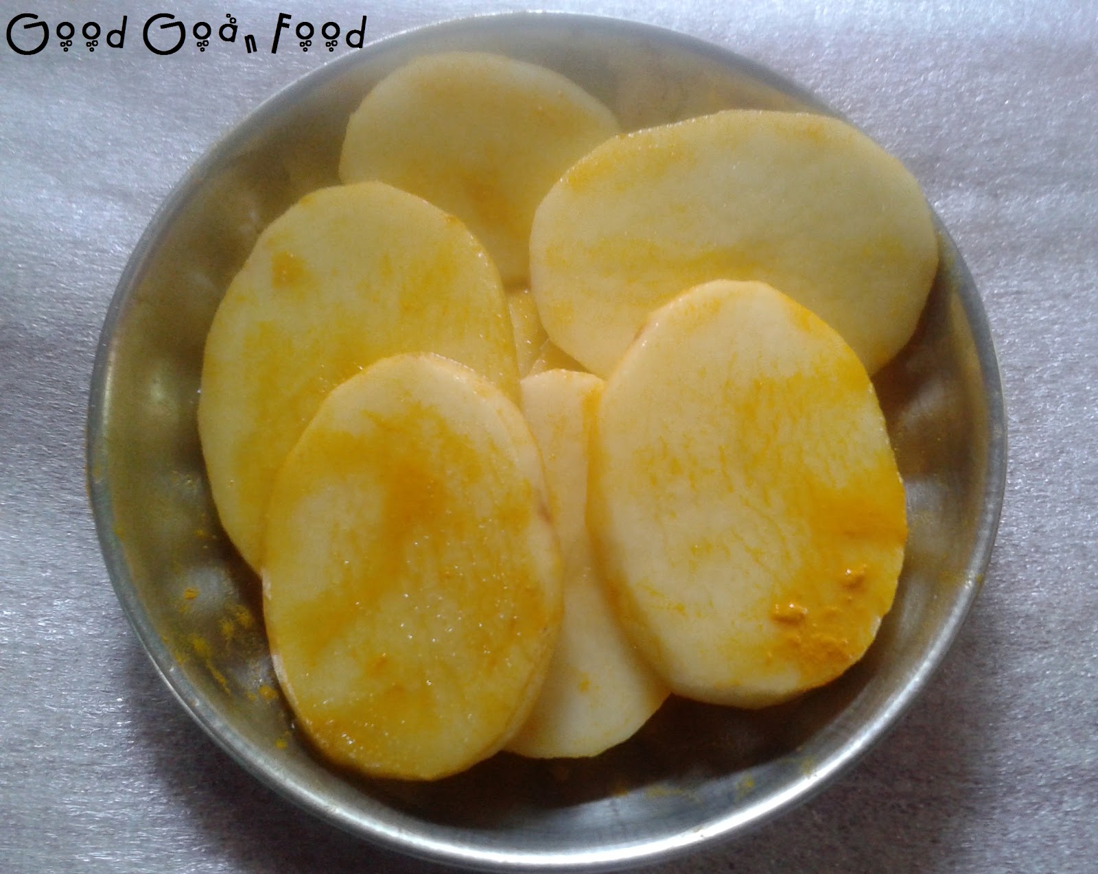 Good Goan Food: Potato Rawa Fry / Batata Kapa