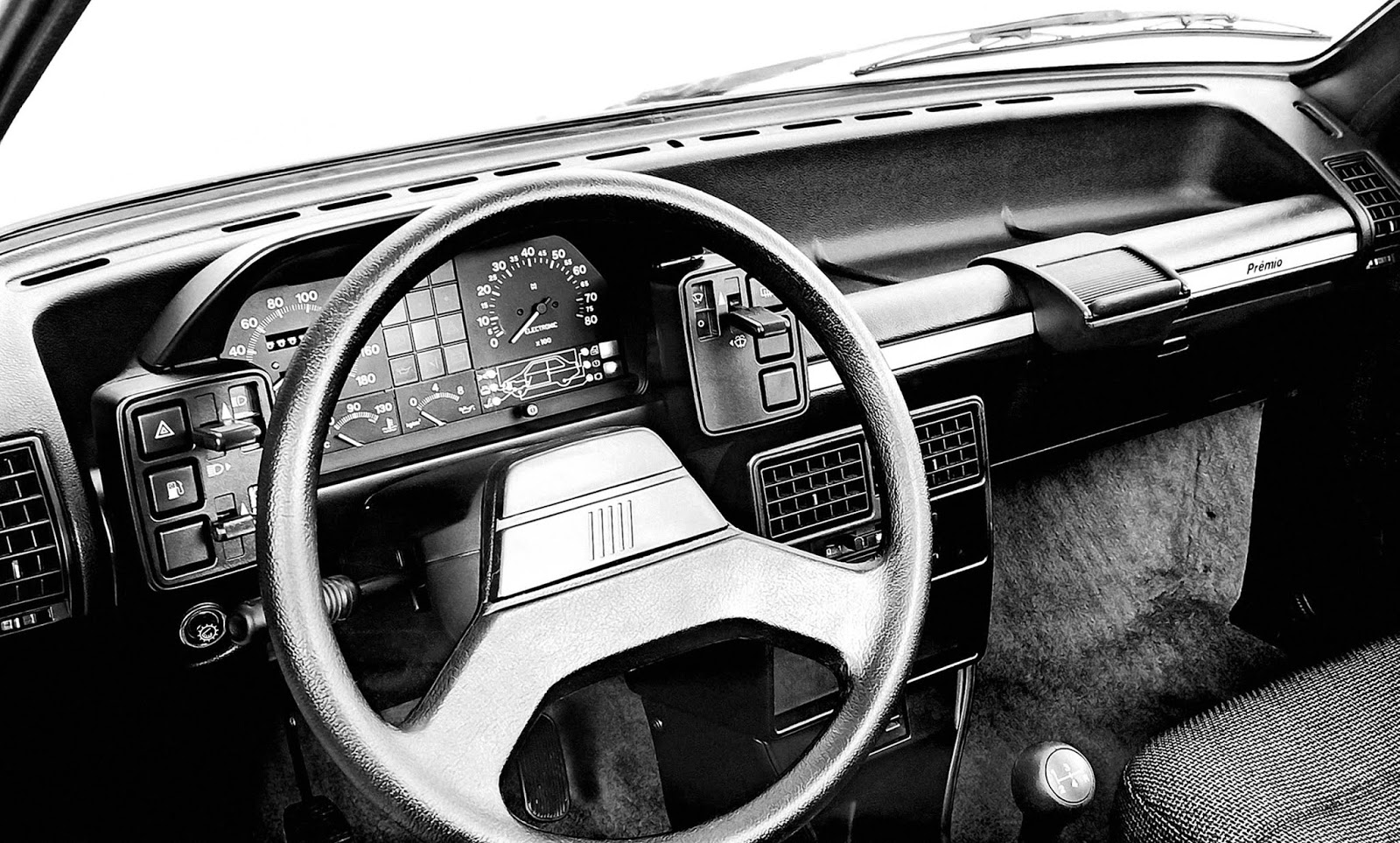 Há 35 anos Fiat Prêmio chegava para enfrentar o Voyage