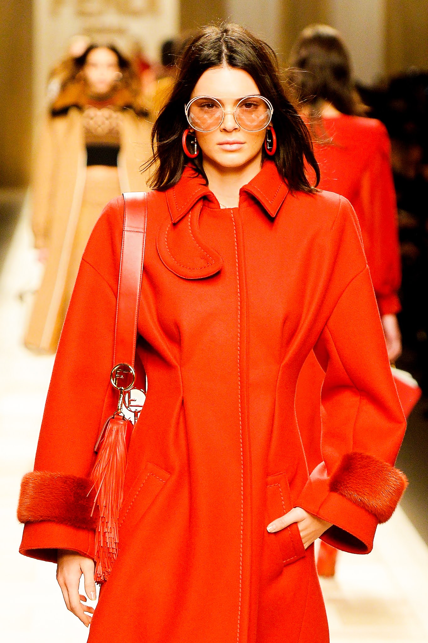 Fendi FW 17 Fashion Show | Kendall Jenner Fans Page