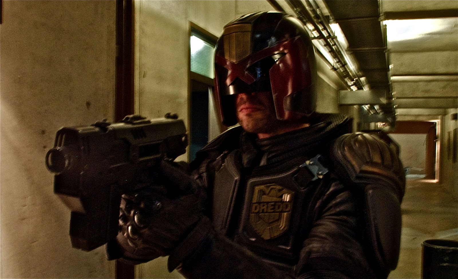 - KURENAI - THE MOVIE REVIEW: DREDD 3D