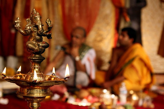 The Indian Wedding Blog: Choosing a Pandit for your Indian Wedding