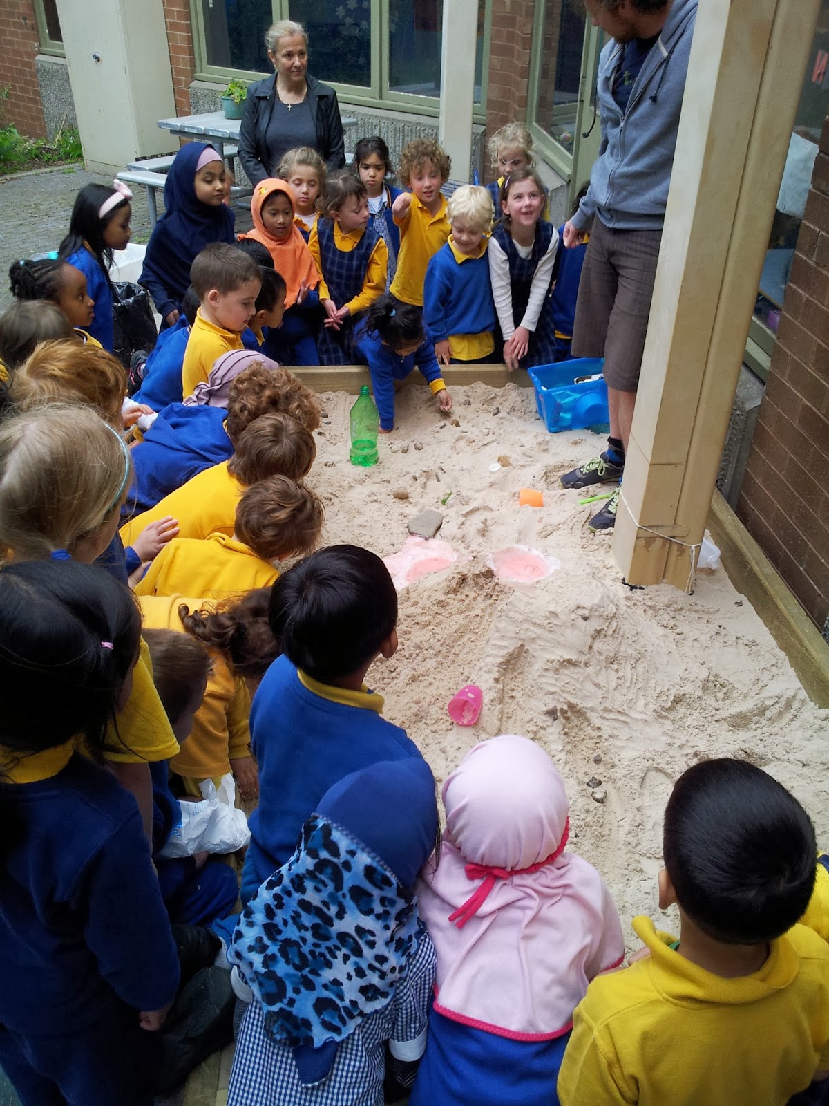 Moreland Primary Preps: The Moreland Primary School Volcano!