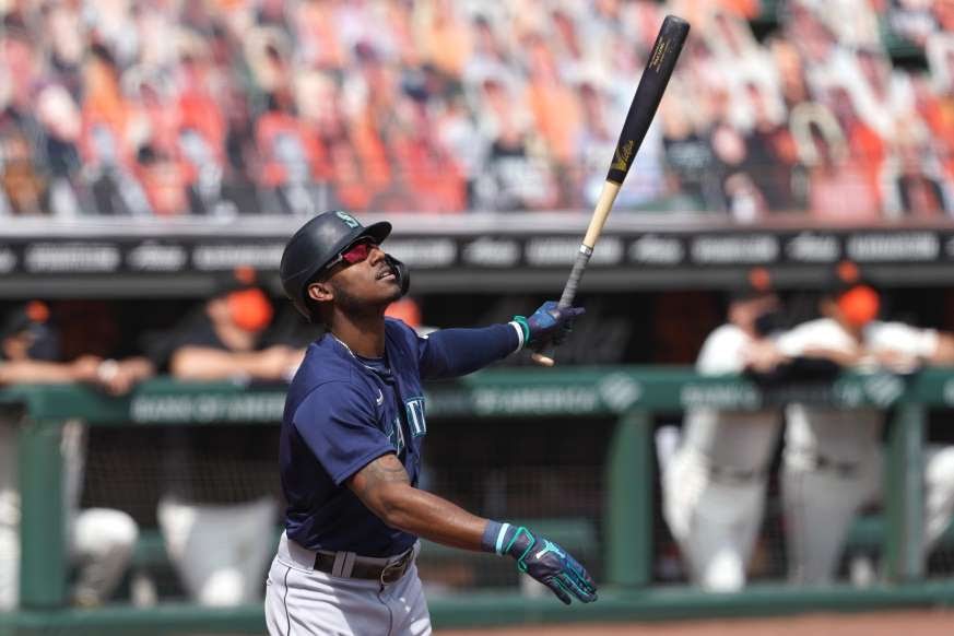 Barers of Maple Valley: Mariner Kyle Lewis Wins Rookie Of The Year