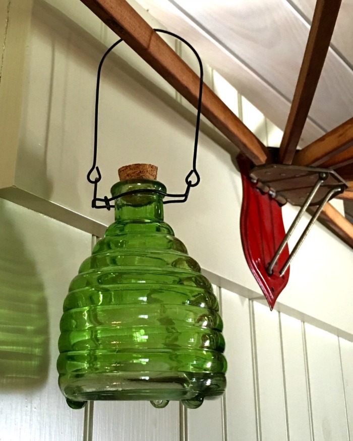 Content in a Cottage: A Green Glass Flycatcher