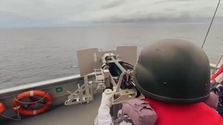 DEFENSE STUDIES: KRI BKO Guspurla Koarmada II Laksanakan Gunery ...