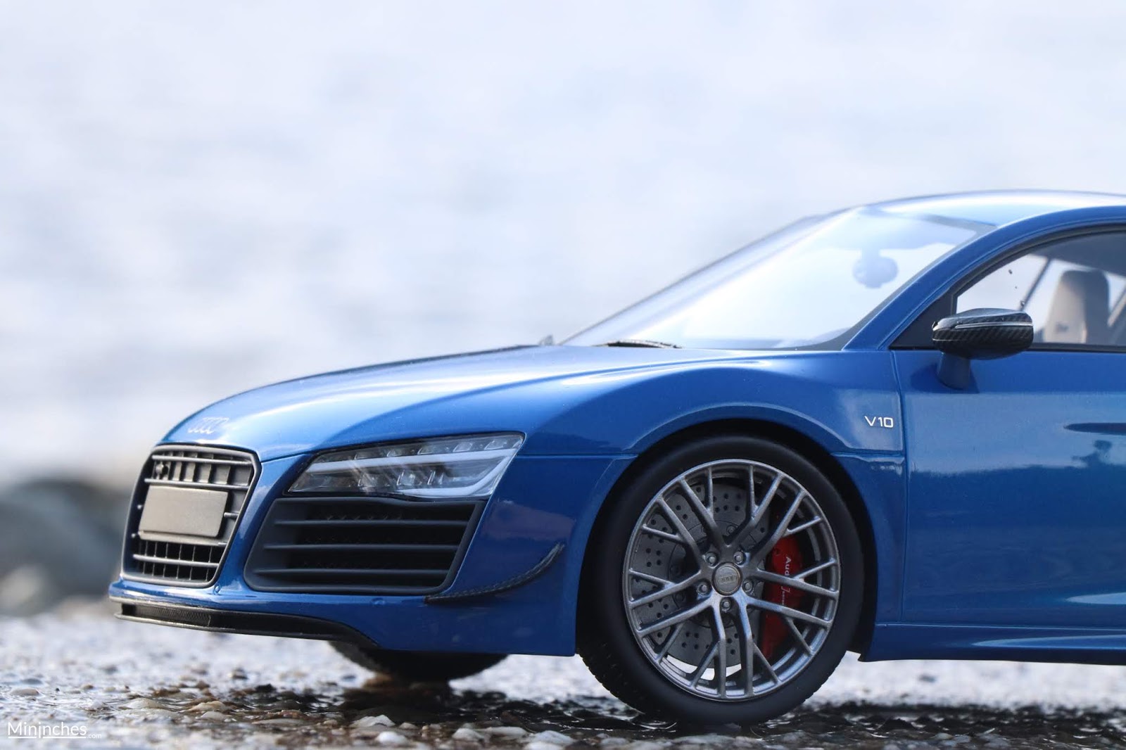 La rare Audi R8 LMX se réduit au 1/18 grâce à DNA Collectibles - Mininches