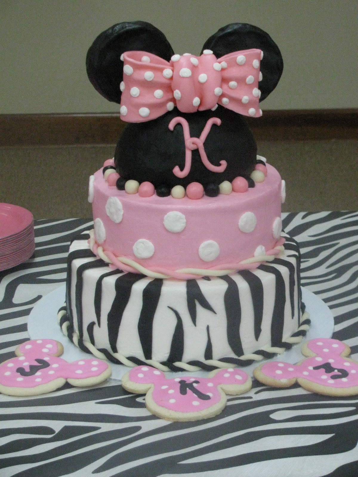 The Dessert Box: Minnie Mouse and Kendall