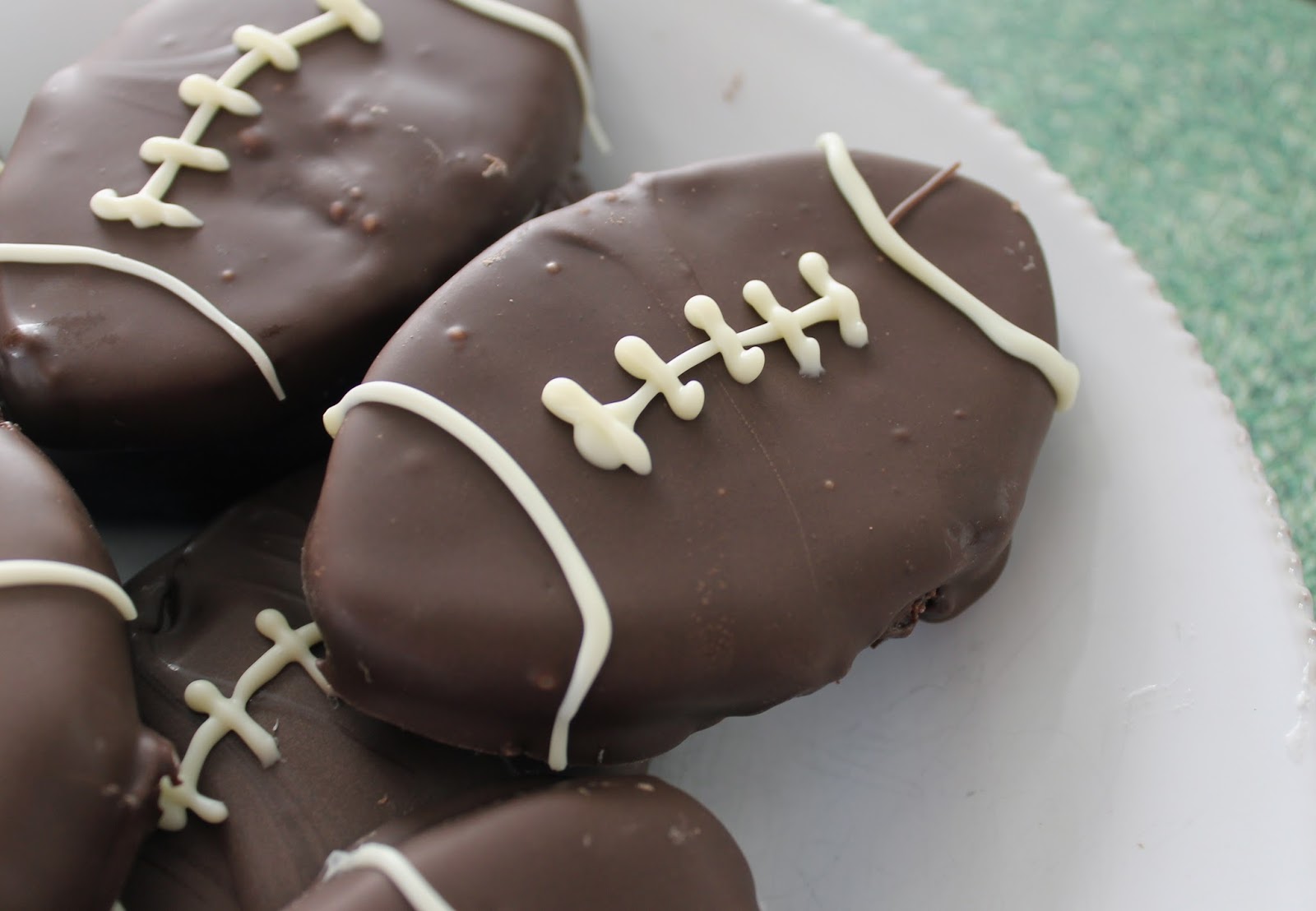 Wonderfully Made: Oreo {Foot}balls!!!