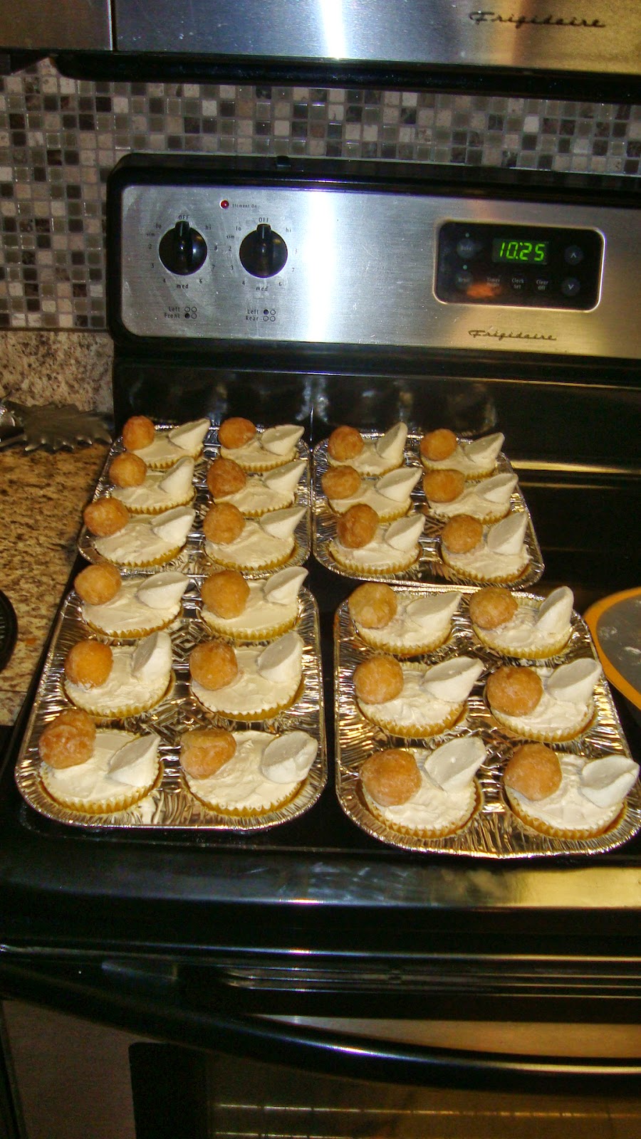 Manic Mama Miles: Duck Cupcakes